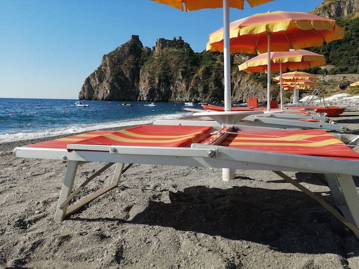Il Mare E Il Castello
Cin It083085c26owzkrqw - Sant'Alessio Siculo