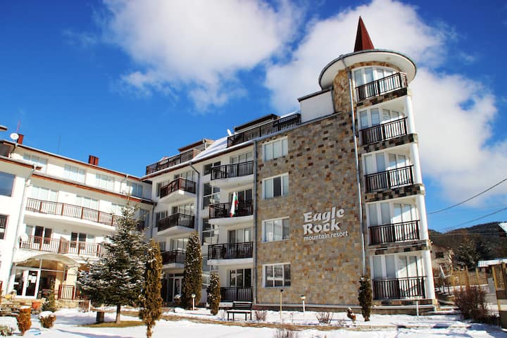 Apartment With Mountain View - Beli Iskar