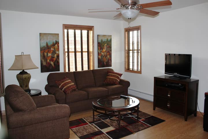 Executive Stay Apt 2b, Downtown Norwich - Norwich, NY