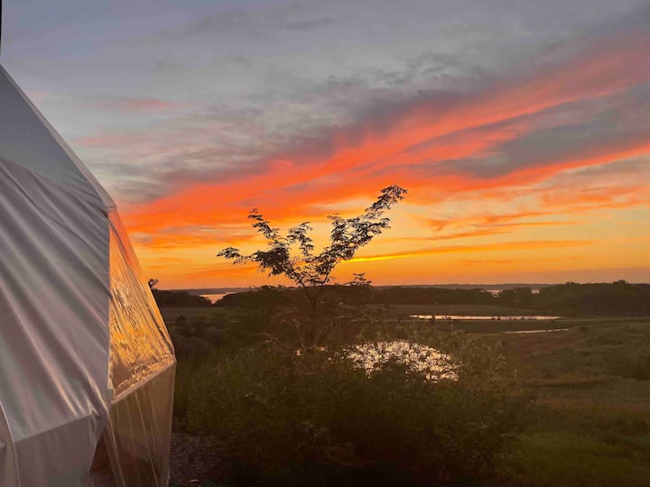 Queen's Palace - Fantastic Dome 2 - Lake Red Rock, IA