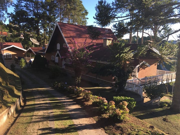 Casa Alto Padrão No Alto De Capivari P/ 20 Pessoas - Campos do Jordão
