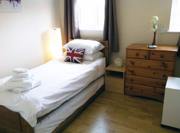 Single Room Nr City Center + Breakfast & Bike - Oxford