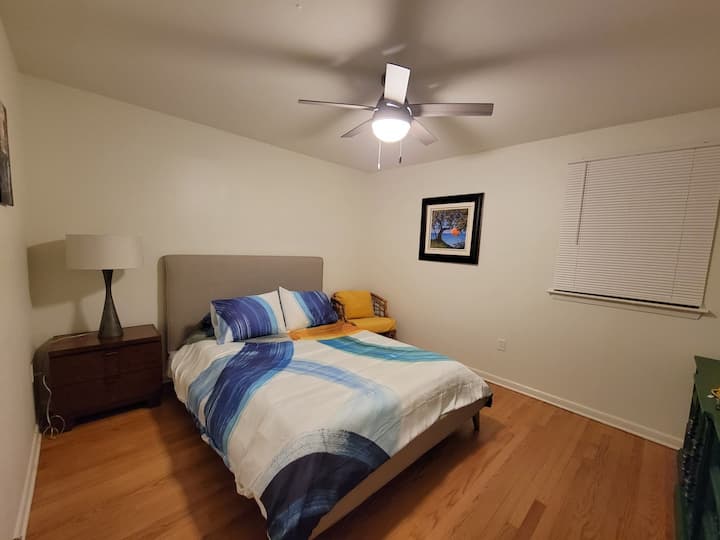 Large Bdrm With Shared Bath Near Local Hospitals - Baton Rouge, LA