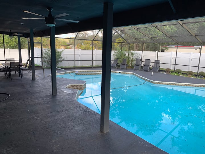 Private Upscale  Residence With Pool - Temple Terrace, FL