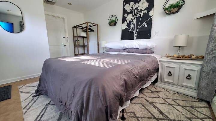 Serenity Studio For Quiet Guests, St Vincents Shu - Bridgeport, CT