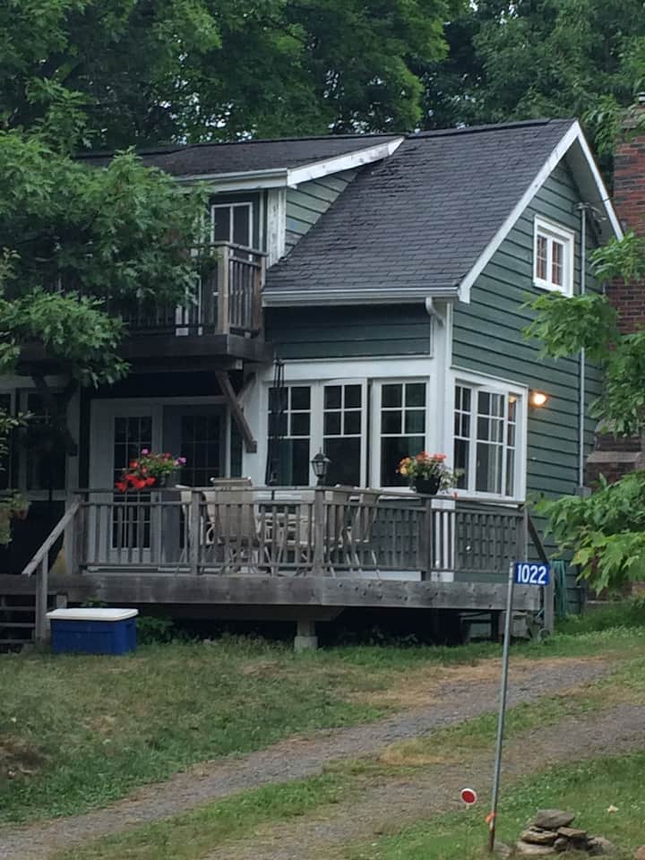 Lake Muskoka Retreat By Bowyers Beach - Bracebridge