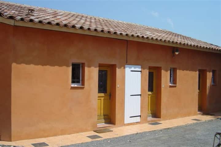 Studio Dans Un Domaine Viticole (N°4) - La Crau