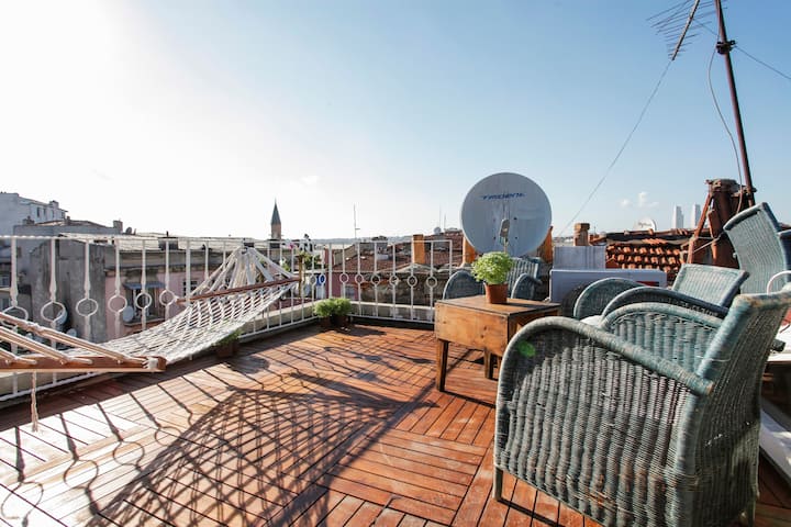 Hayyam Penthouse Terrace (Center) - İstanbul