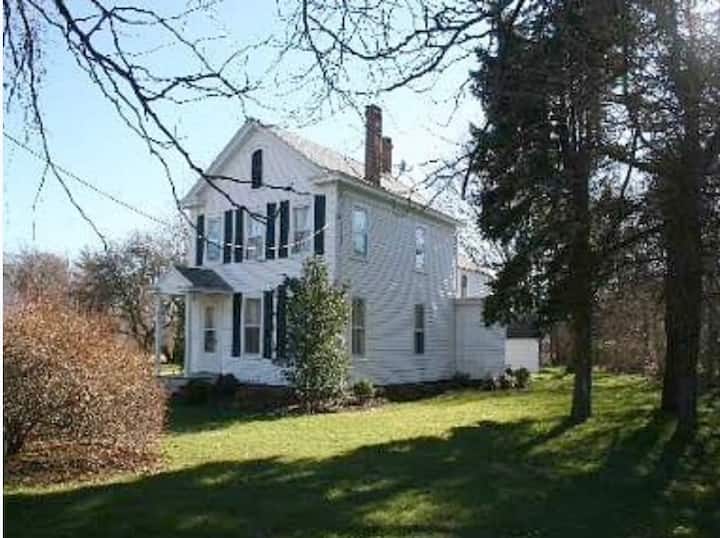 Charming Historic Farmhouse - Greenport, NY