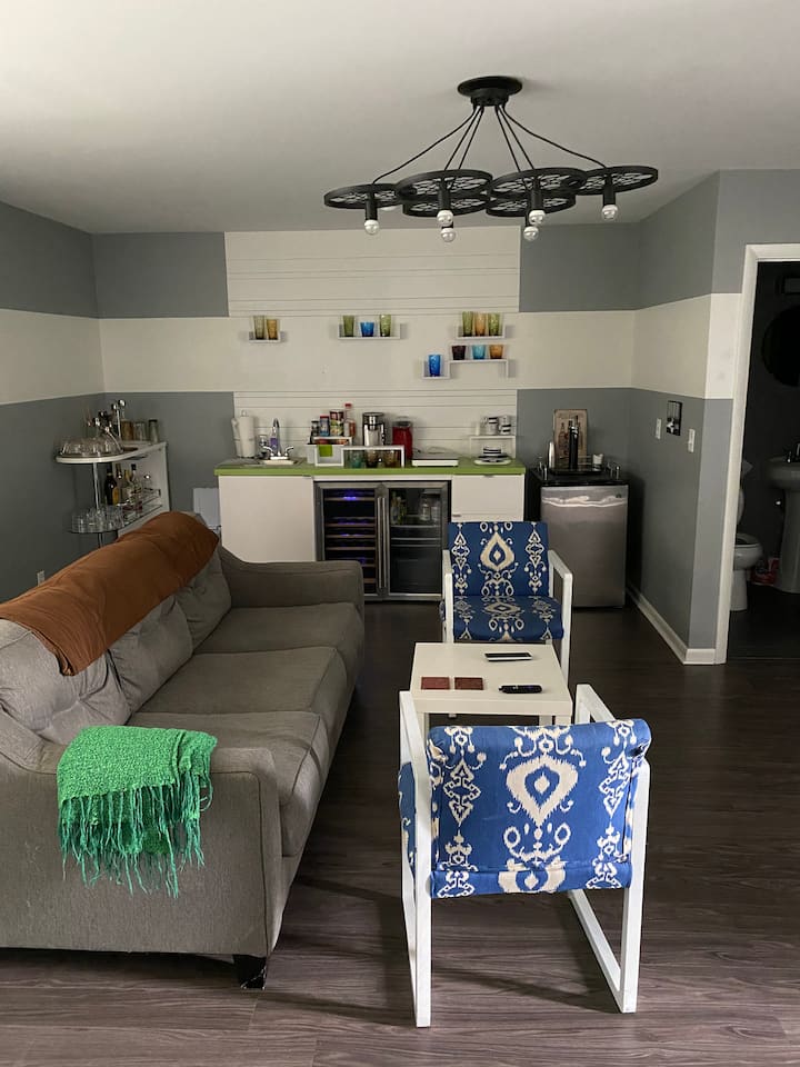 Mid Century Getaway - Tulsa, OK