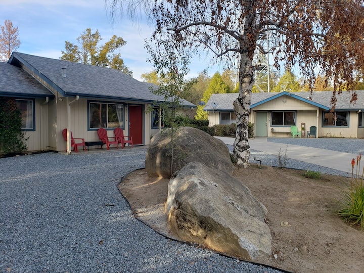 2 Homes On 1/2ac - Rent Both & Sleep 22 Guests! - Yosemite National Park, CA