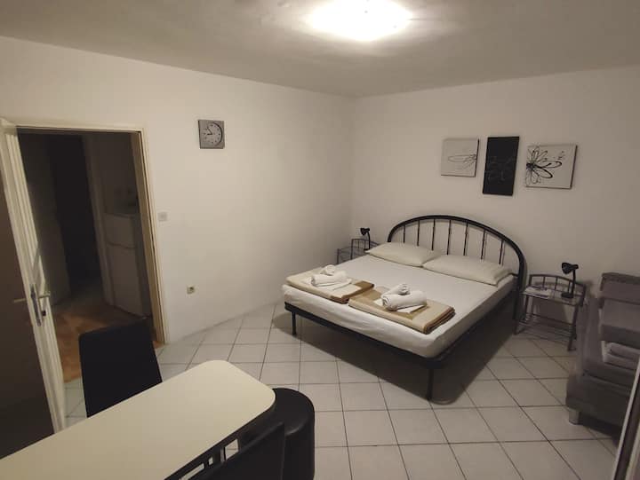 Apartment Near The Beach - Nin