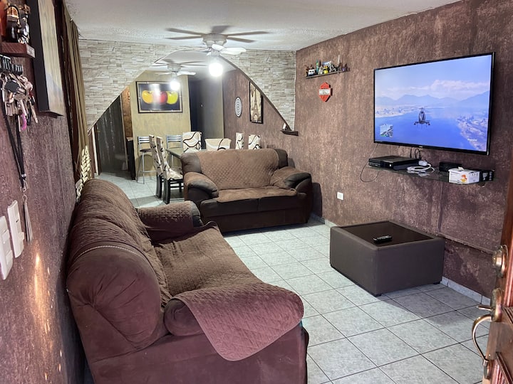 Casa Amplia Y Cómoda - Aguascalientes