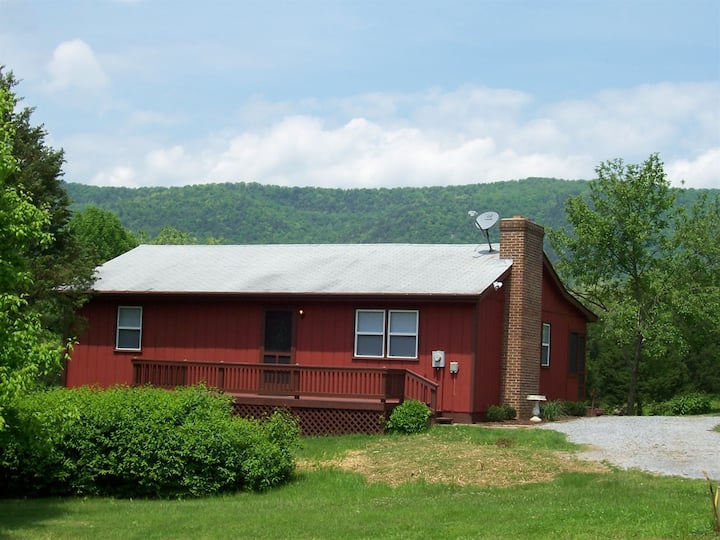 Bear Bluff- Pet Friendly Home On The River! - Rileyville, VA
