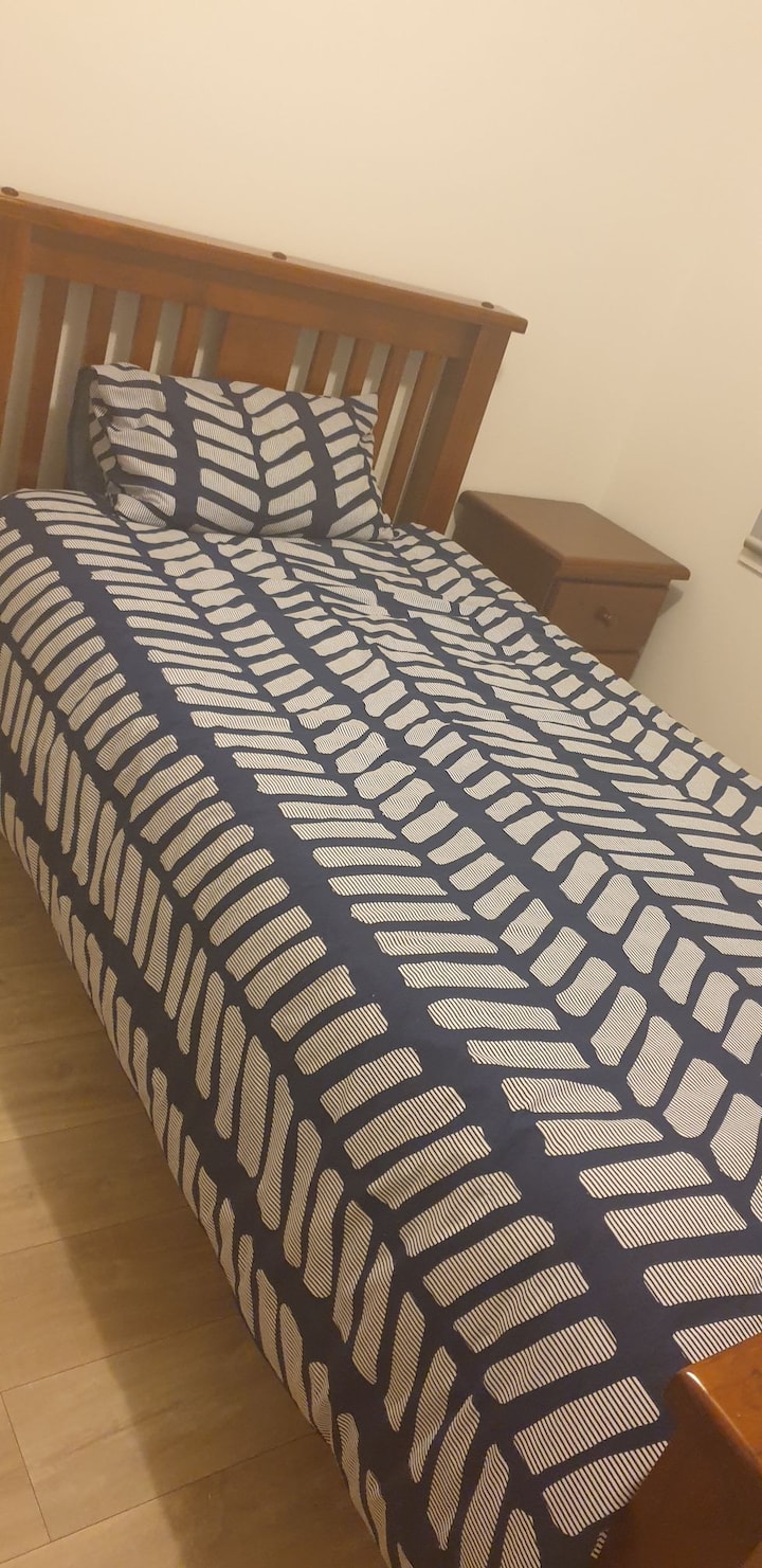 Friendly House - Sunbury