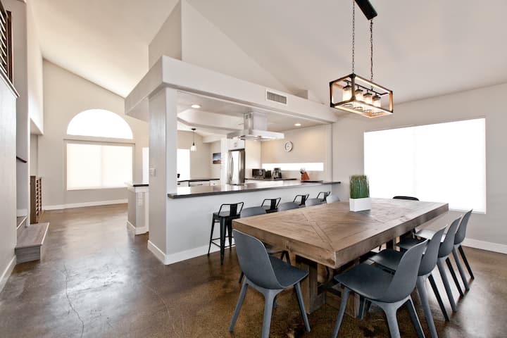 Stunning 5br/3ba W/ Pool! Amazing Kitchen! - Las Vegas, NV