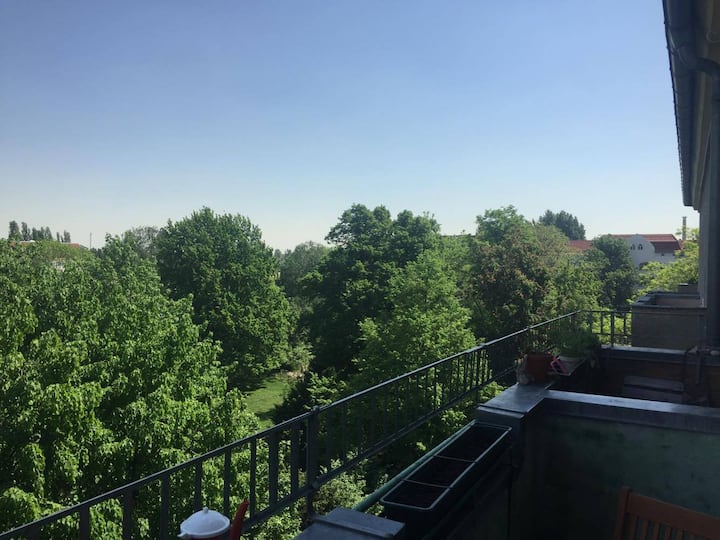 Beautiful & Sunny Room With Balcony In Neukölln - Berlin