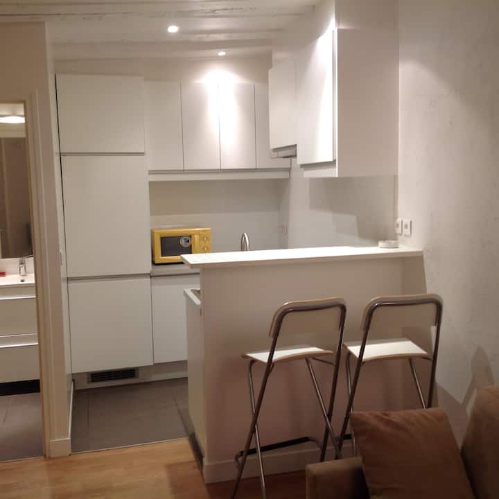 Cour De Rohan, Bail Mobilité - Paris