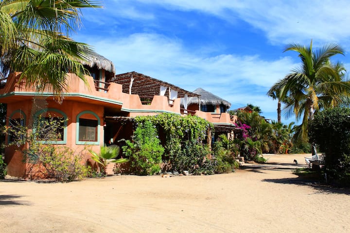 Flora Del Mar Beautiful Oceanfront Hacienda - Todos Santos