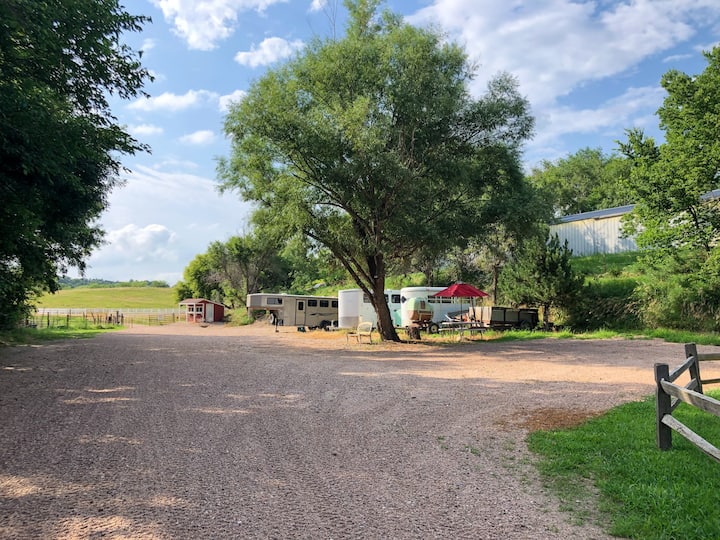 Rv Site @ Be Well Bunkhouse - Kearney, NE