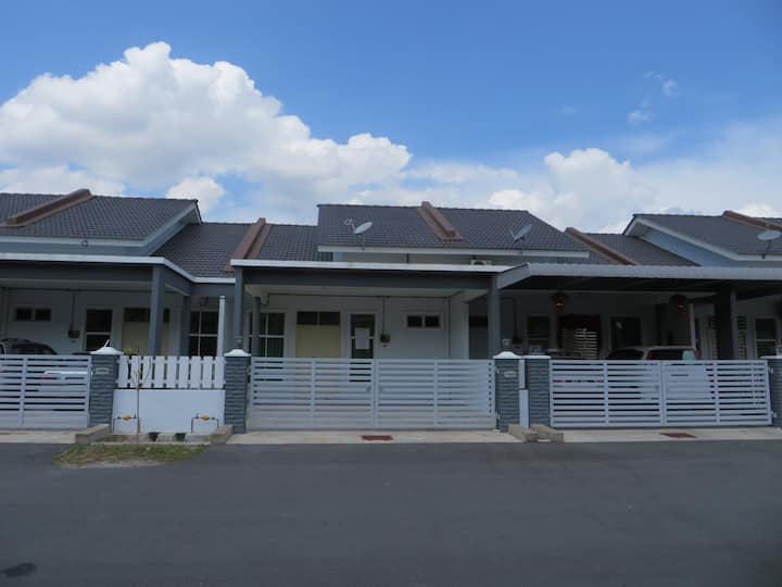 Suri Paddy Ladies (The Entire House) - Kodiang
