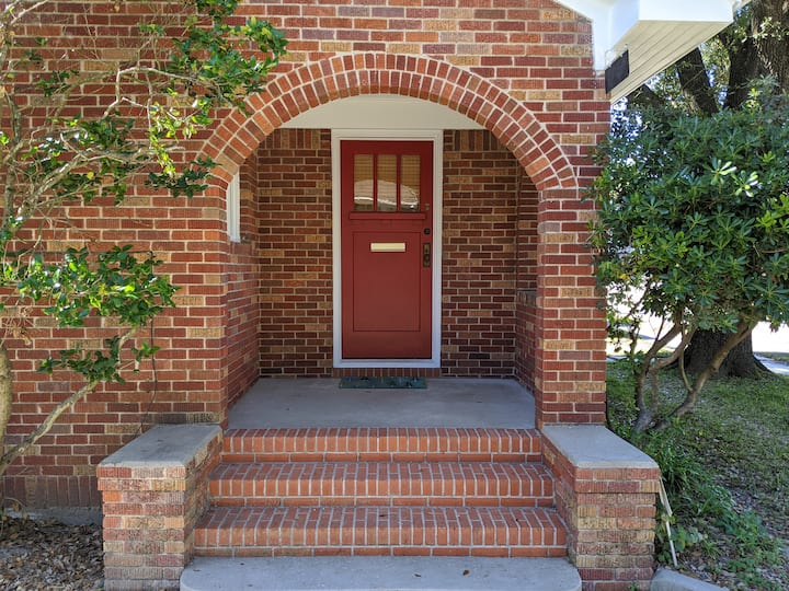 Charming Brick House In Historic Heights - Houston, TX