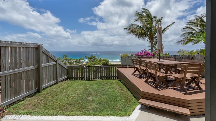 Three Bedroom Beach And Ocean View Apartment - Moreton Island