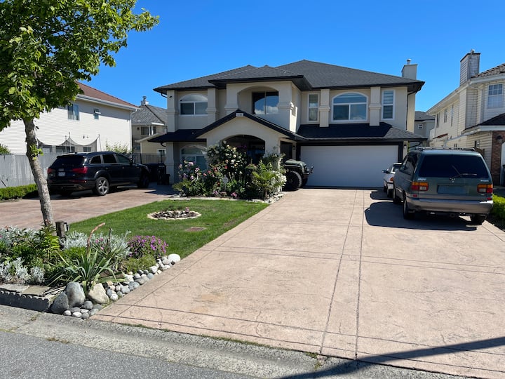 Cozy Retreat Non Smoking In Surrey - Surrey