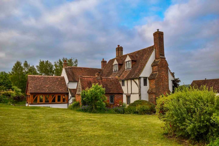 Family Home With Stunning Kitchen And Garden - St Leonard's Tower
