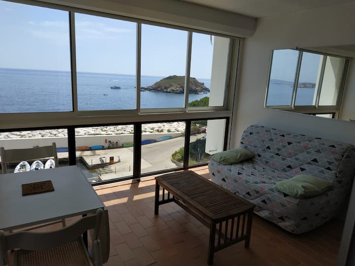 T1 Vue Mer Panoramique Avec Plage Privée, Piscine - Bandol