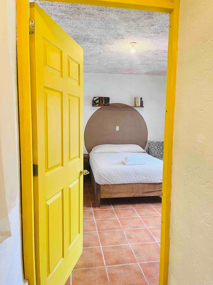 Habitación Con Baño Privado Y Estacionamiento. - Malinalco