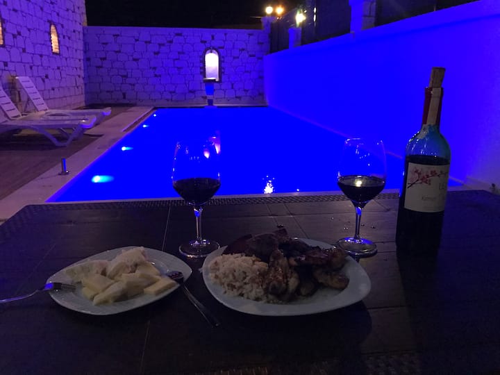 Denize 300 M Triplex Havuzlu Villa (2 Salon 4 Oda) - Ilıca