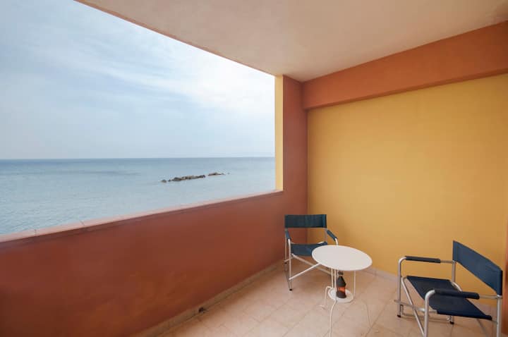 À 15 Pas De La Mer - Messina