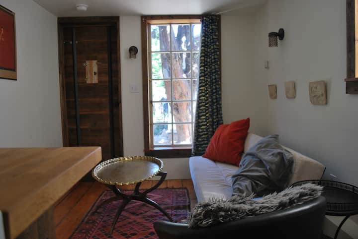 Rustic Grotto Near Mills College - Oakland, CA