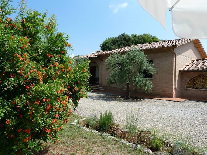 Beautiful Villa With Private Swimming Pool - Monteriggioni