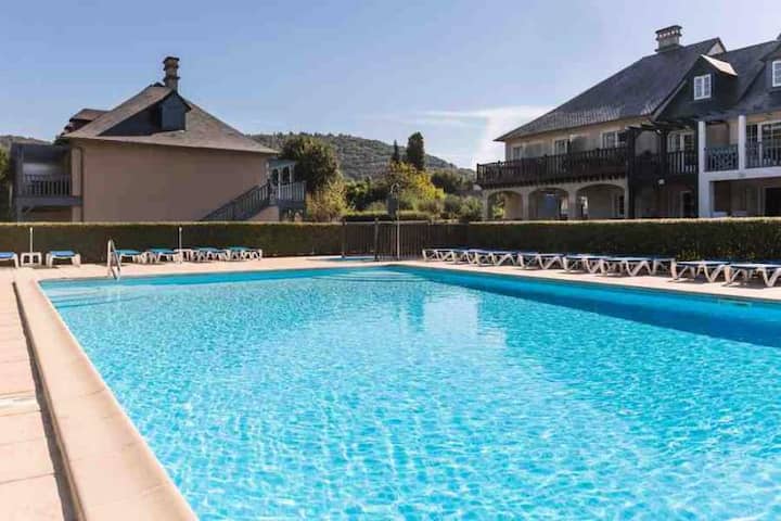 Appart 7 Places-résidence De Vacances Avec Piscine - Corrèze