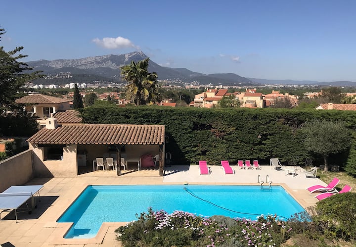 Grande Villa 11 Pers. 5 Ch. Piscine. Plage à Pied - Toulon