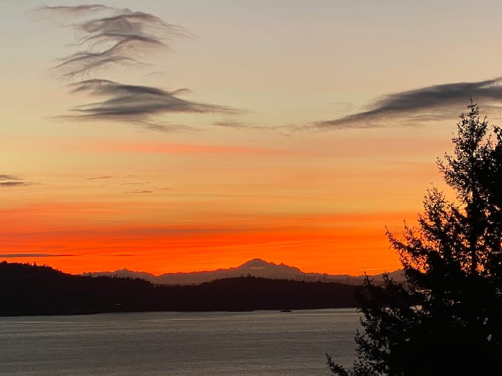 Seaview Place - Bowen Island