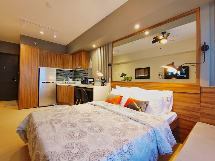 Avida Riala It Park 355mbps Wi-fi Queen Bed T32214 - Cebu City