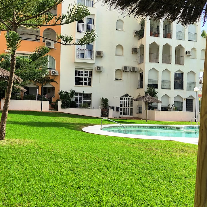 Apartamento Playa Del Cristo. Parking Gratis - Estepona