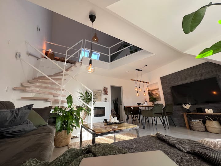 Cozy Maisonette Loft - Olching