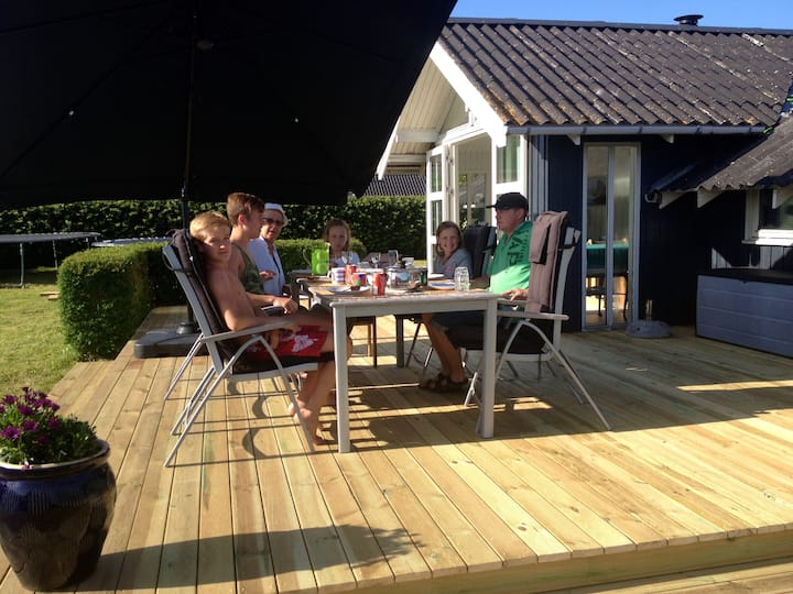 Dejligt Stort Og Lyst Sommerhus Tæt På Stranden. - 丹麥