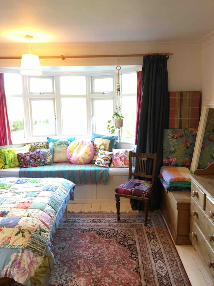 Gorgeous Light And Airy Room! - Fulford