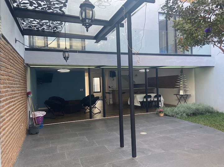 Casa Privada En Zona Residencial Con Mucho Espacio - Guadalajara
