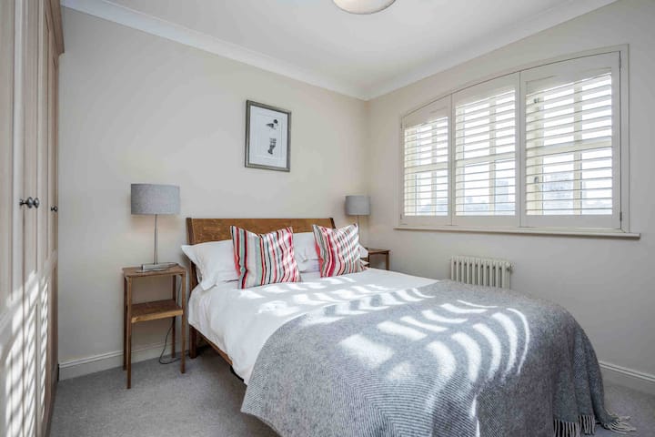 Lovely 2 Bed 2 Bath Flat In Southbank - London