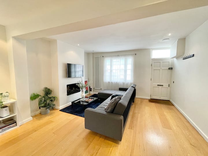 Spacious Mews House Near Earls Court With Patio - 伯爵府