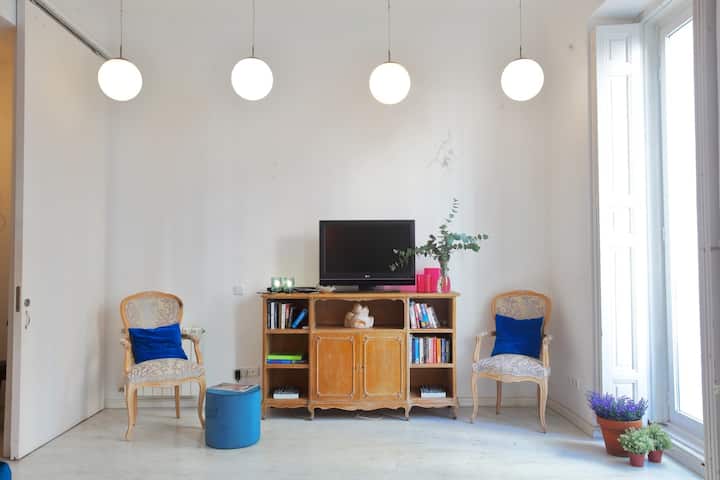 Central Loft In Plaza Chueca With 2 Bedrooms - Madrid