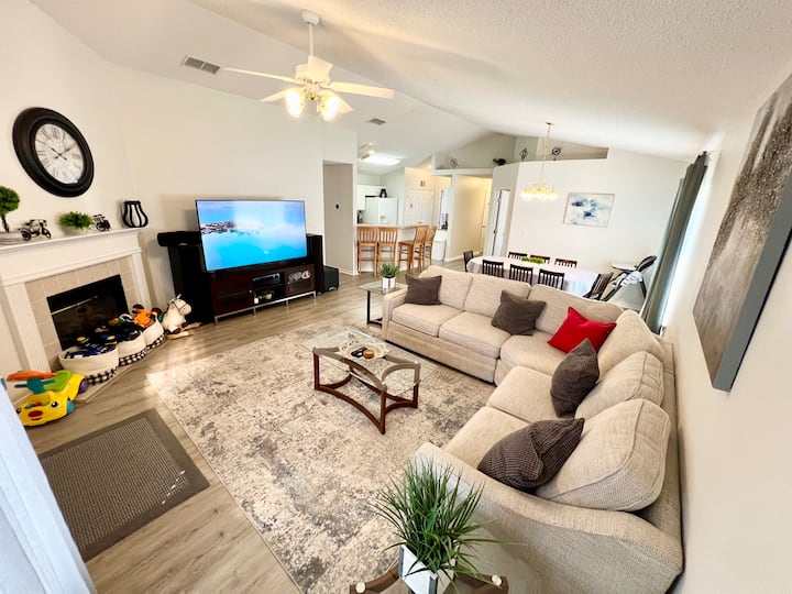 Sunset Near The Lake/10guests/4bdrs/2baths/pool - Jacksonville, FL