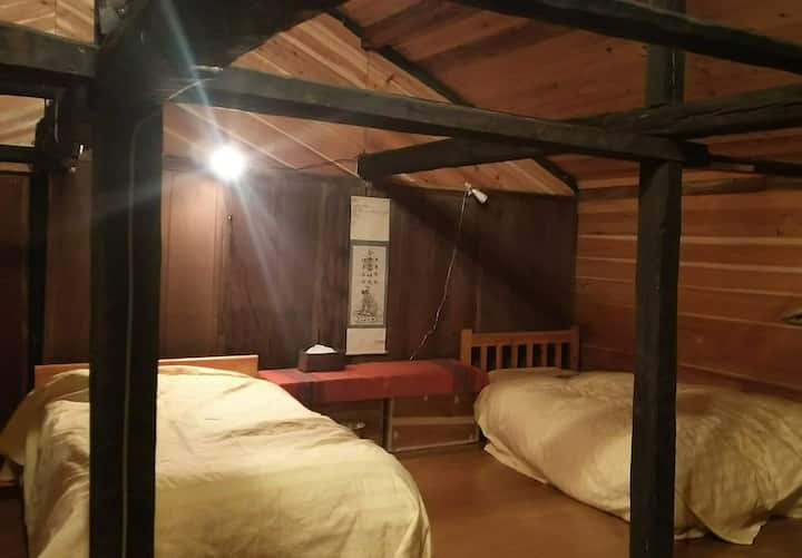 静かな山あいの集落の中の宿です。1日一組様限定。チェックインは8時までにお願いします! - 韮崎市