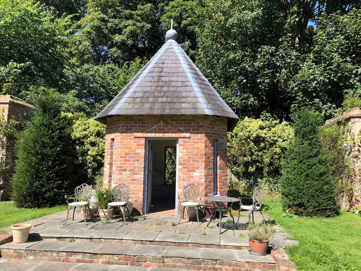 Irish Castles Grand Guest House - Castles for Rent in Togher, County ...